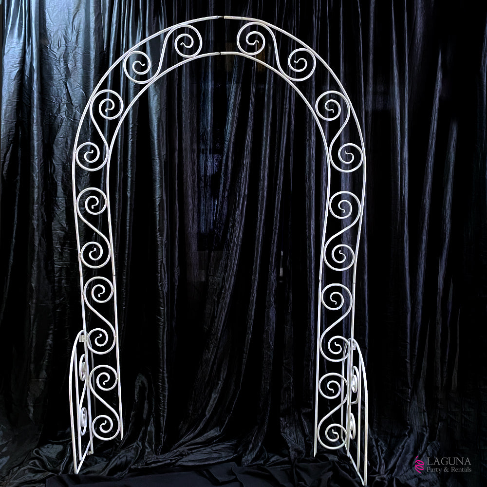 White Metal Arch – lagunapartyandrentals